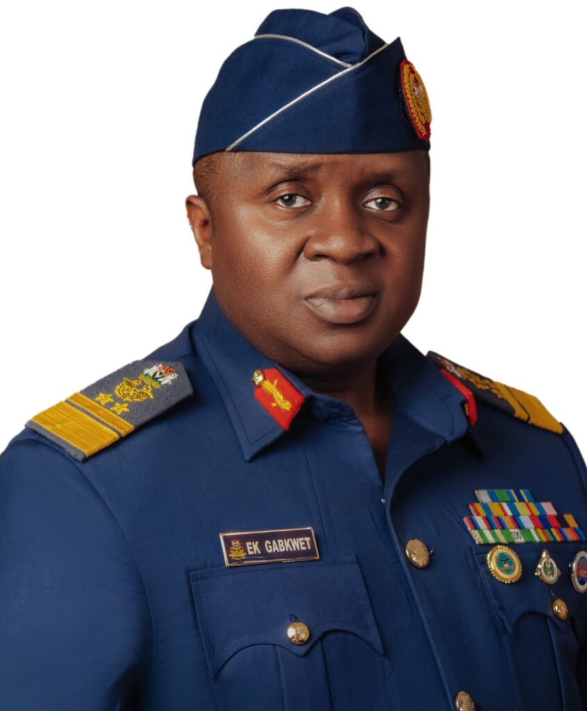 NIGERIA: CAS Air Marshal Abubakar Okays Olusola Akinboyewa As New DOPRI ...