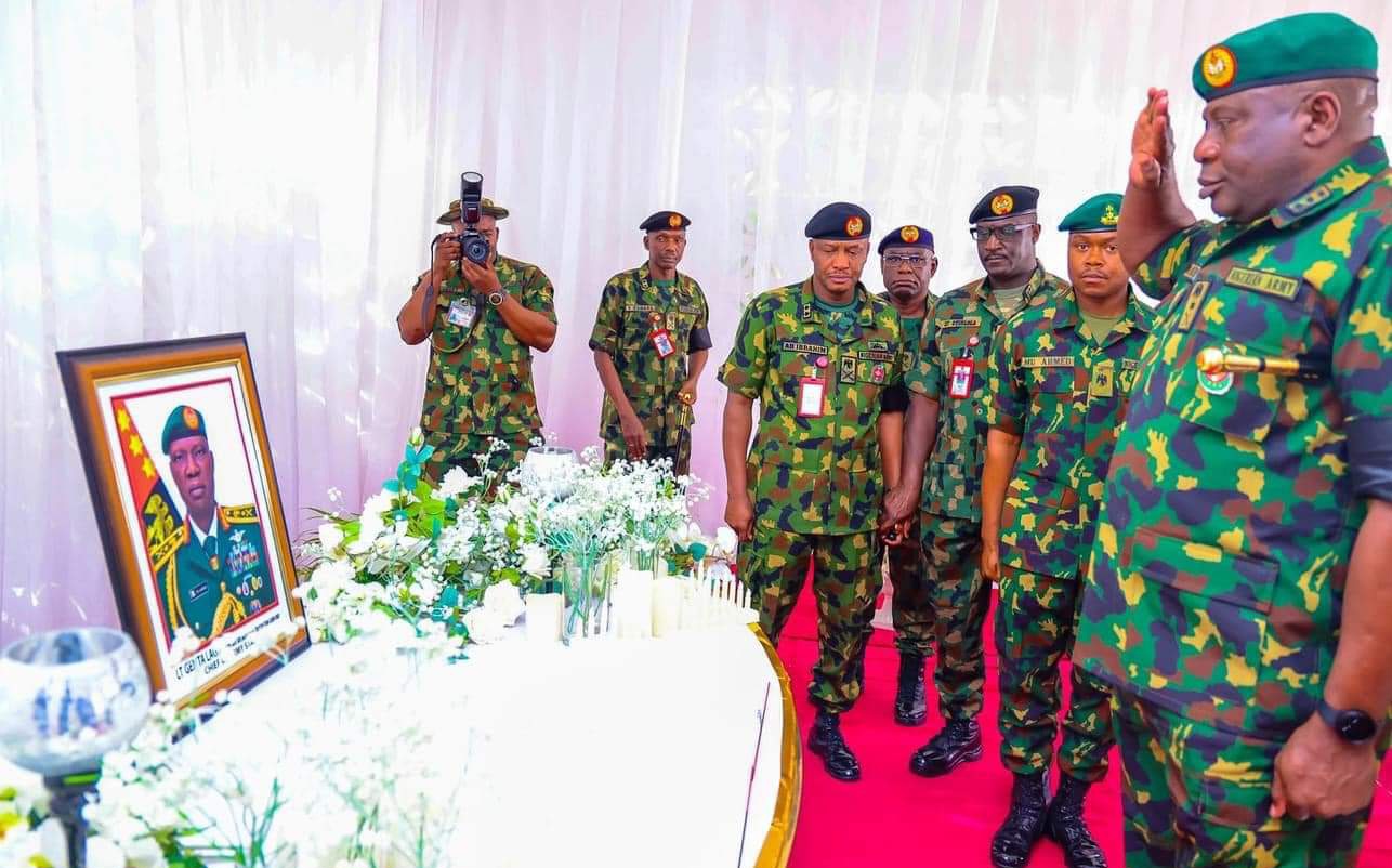 NIGERIA: Acting COAS Condoles Late Lt Gen Lagbaja’s Family – Security Watch Africa